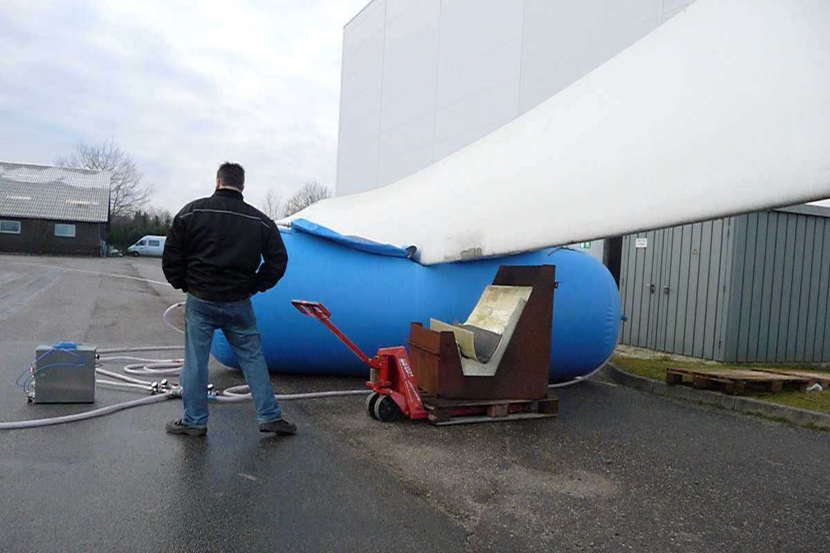 Rotor blade support- and lifting bag