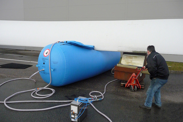 Rotor blade support- and lifting bag